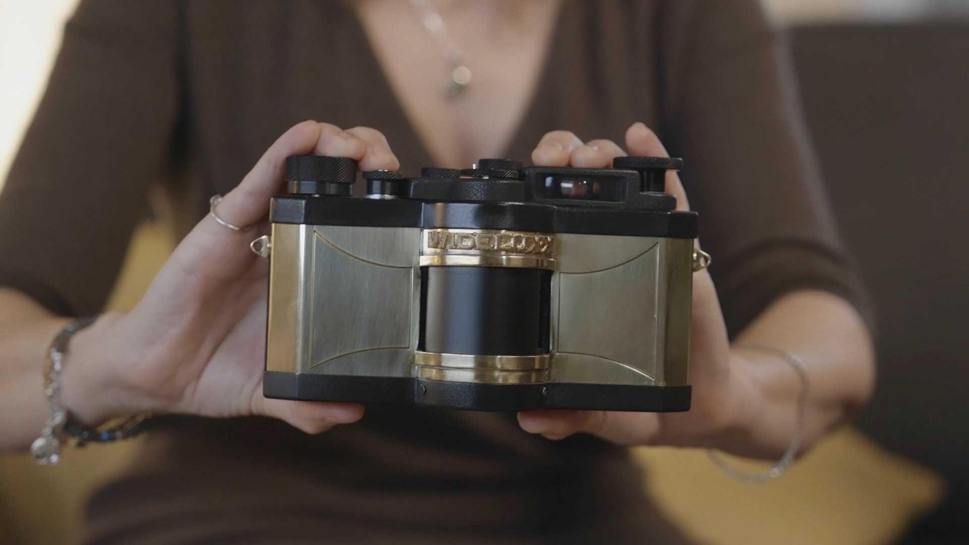 SilverBridges stellt den Prototyp 0001 der WideluxX™ vor - APHOG ...